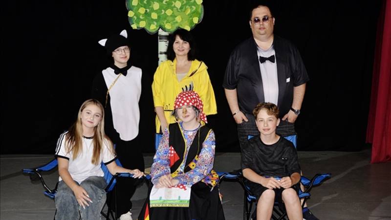 спектакль "К бабушке на лето"