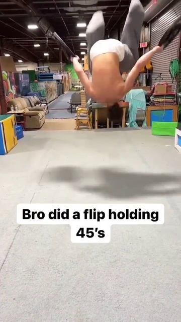 — У тебя получилось заднее сальто? — Да — Но какой ценой? — Ценой всего