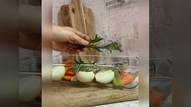 Нежная запеченная говядина с подливой