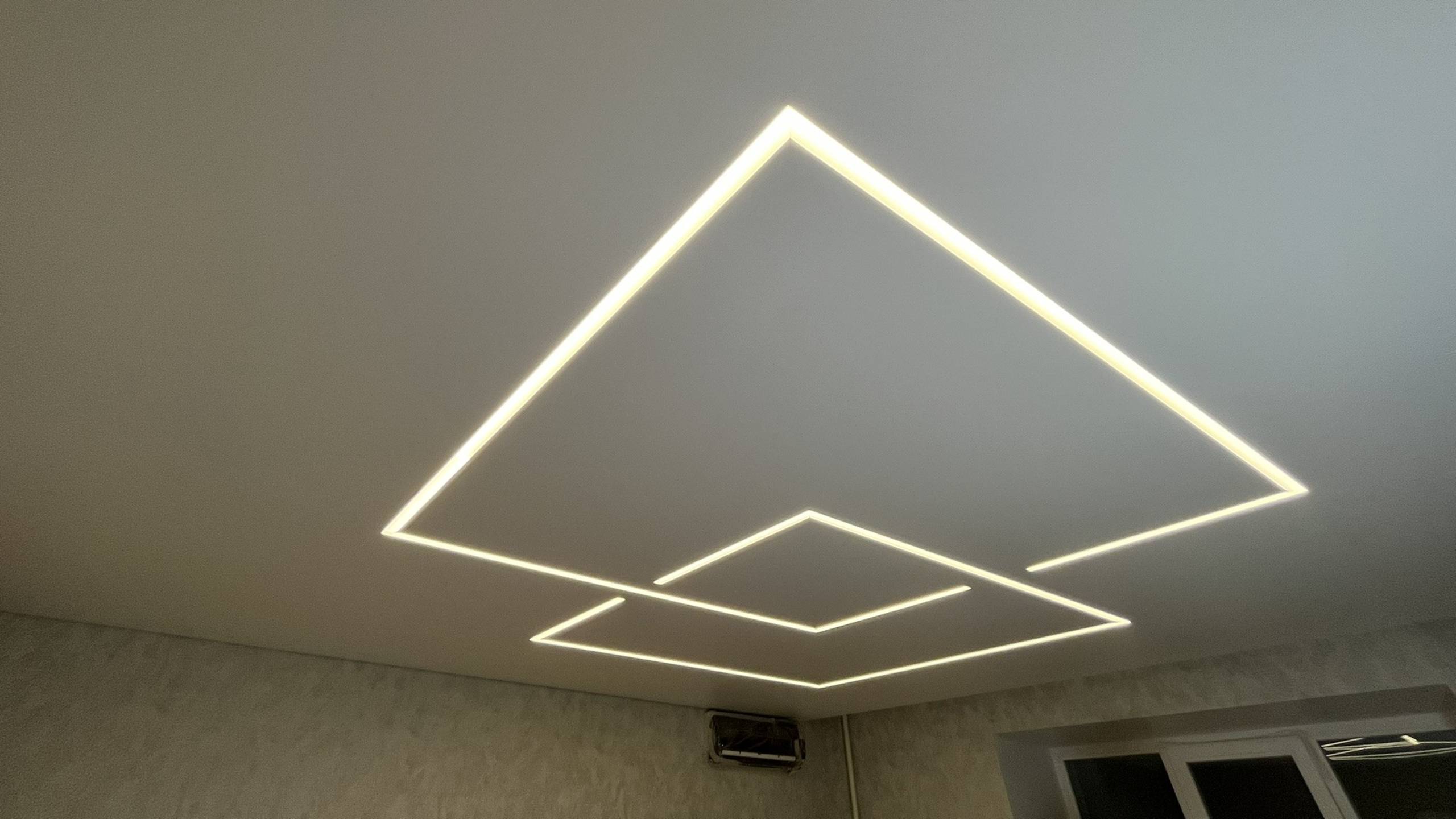 Отзыв клиента| Натяжные потолки | Натяжной потолок со световыми линиями| Воронеж