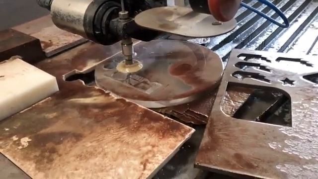 Гидроабразивная установка HEAD - резка стекла