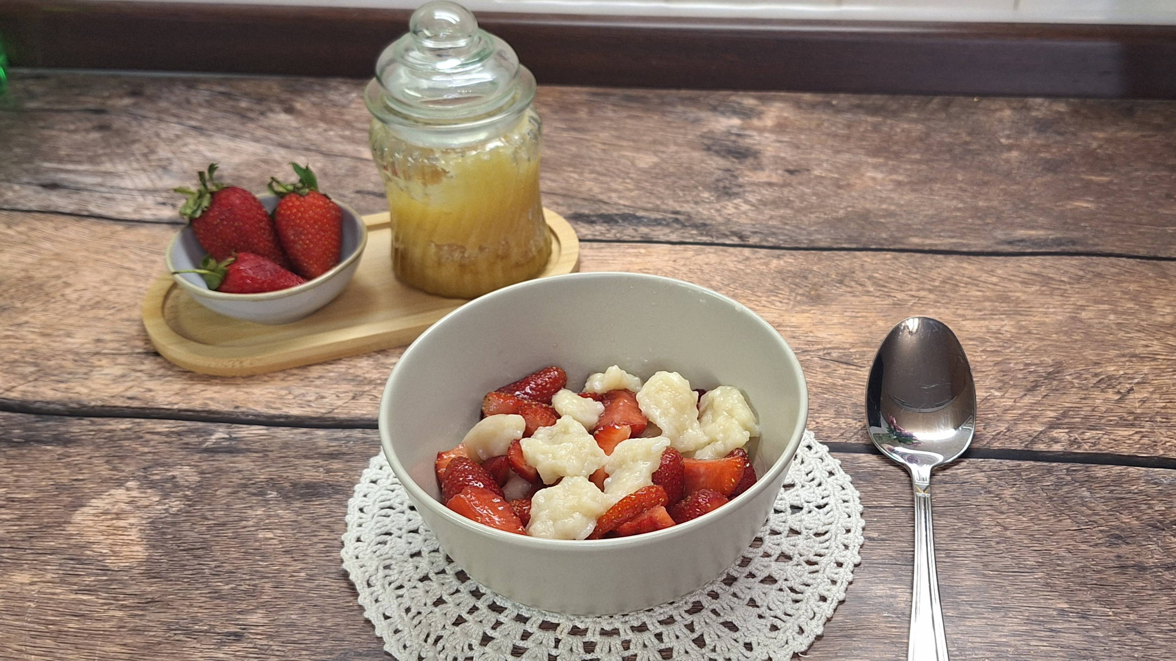 Семейный рецепт. Галушки с клубникой.