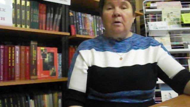 Подружи ребенка с книгой. Серия 2