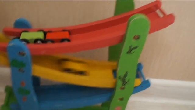 Горка с машинками / деревянные игрушки для детей / игрушки для мальчиков