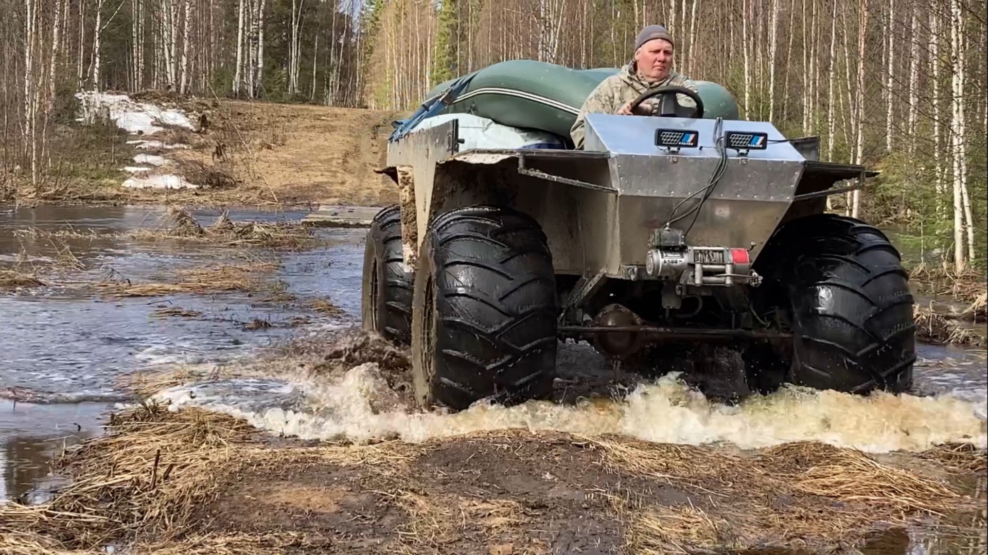 Путь в тайгу. Весенний выезд на рыбалку с экстримом по большой воде.
