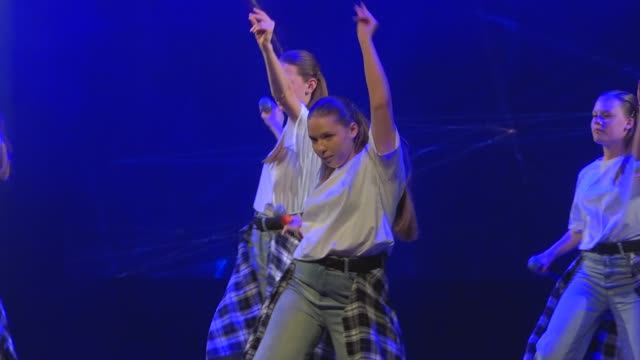 Шоу-группа БэмS - Can you feel the beat