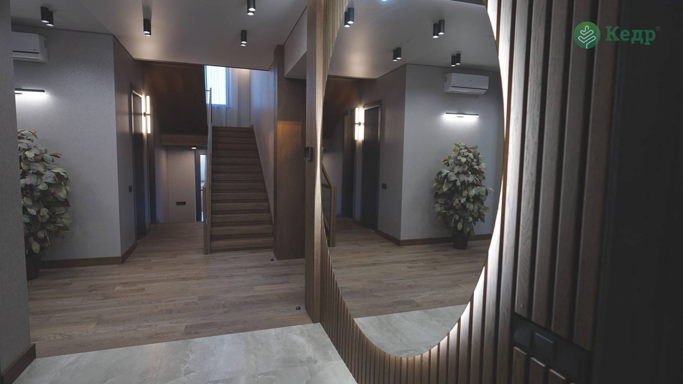 Современная лестница с ограждениями из стекла в крутом интерьере #рмкедр #лестницыказань