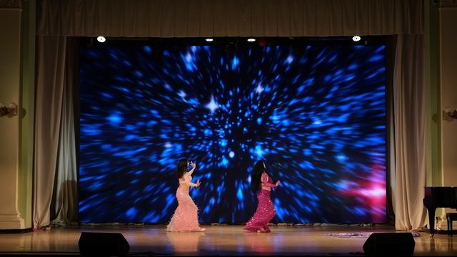 Шоу-беллиданс с платком
Дуэт Алиса Швецова и Ксения Константинова
"Сияние"