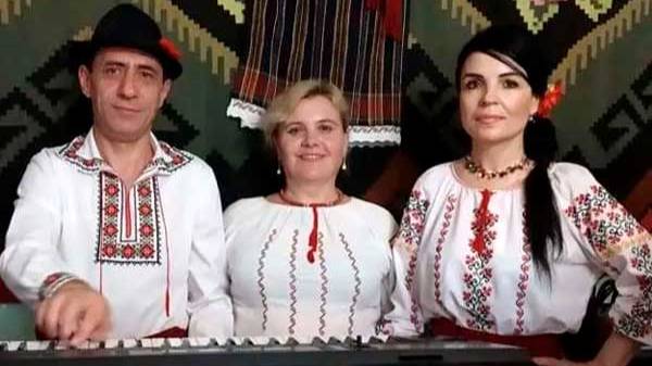 Песни в исполнении ведущей-певицы молдаванки Луцианы (живёт в Москве, выезжает по России)