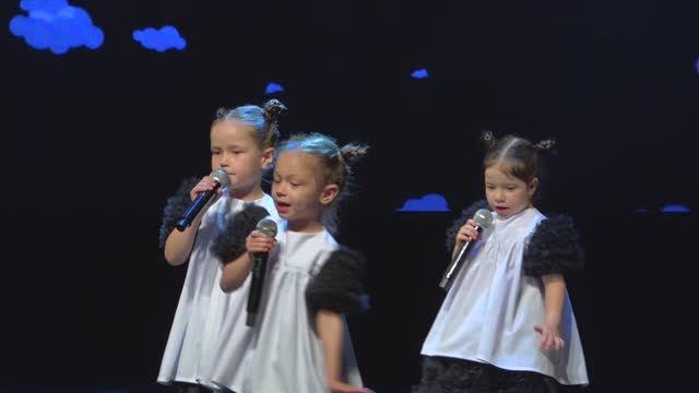 Шоу-группа ДюшеS - Ворона