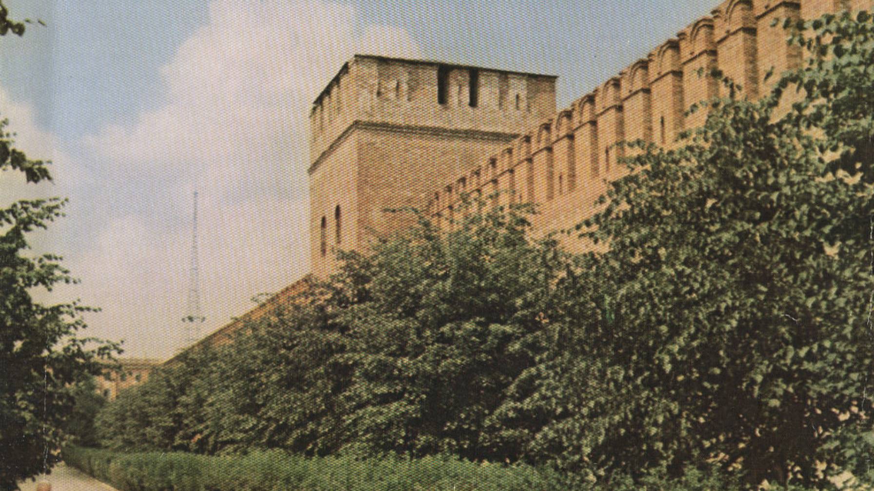 Смоленская Крепость. Башня Моховая