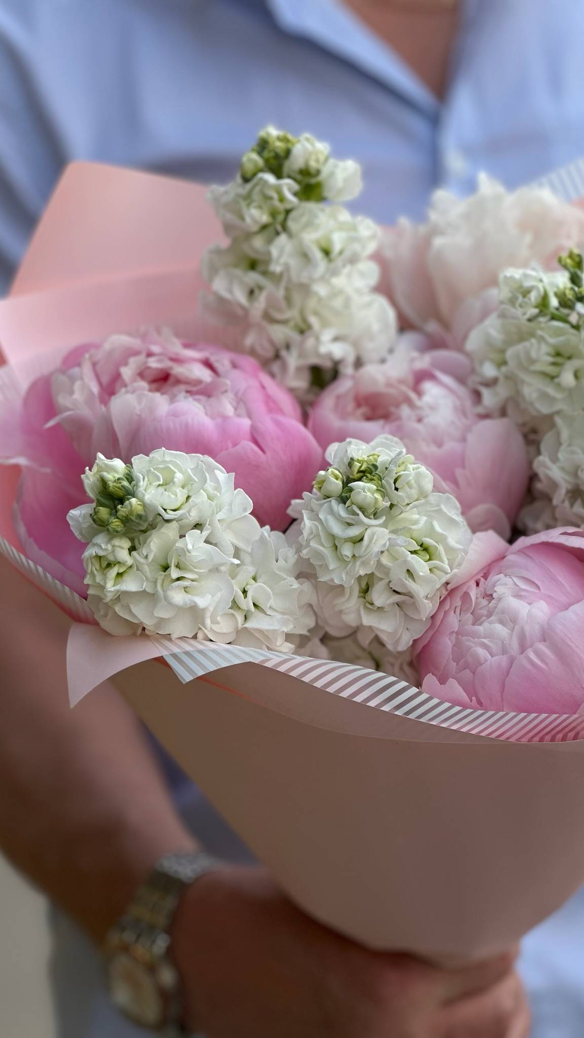 Букет пионы и маттиола «Цветочная Гармония» обзор