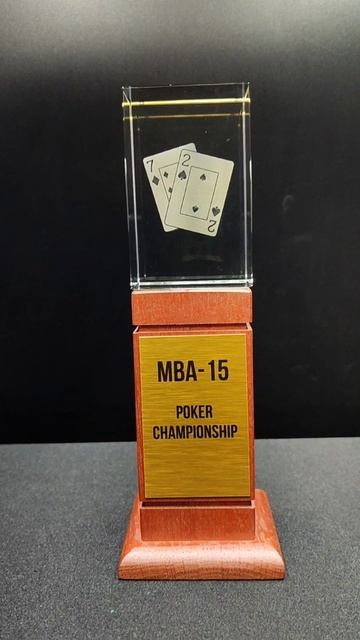 Награда из стекла и дерева