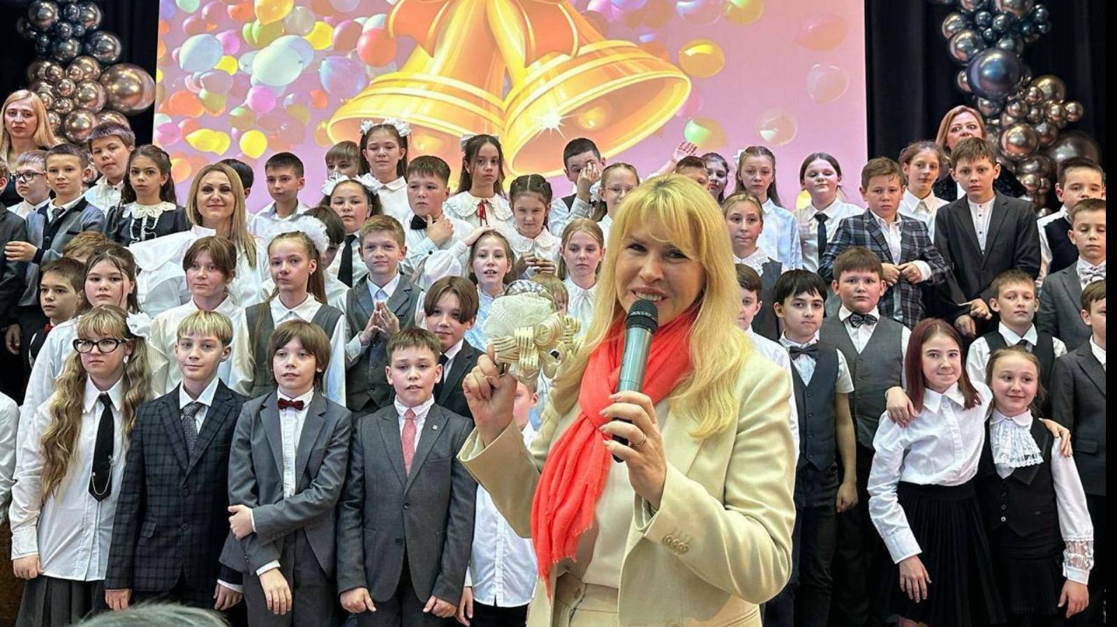 Выпускные праздники для учеников 4-х классов прошли в Школе 1375!