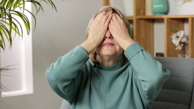 Восстановление зрения. Упражнение - пальминг. Программа "Прозрение".