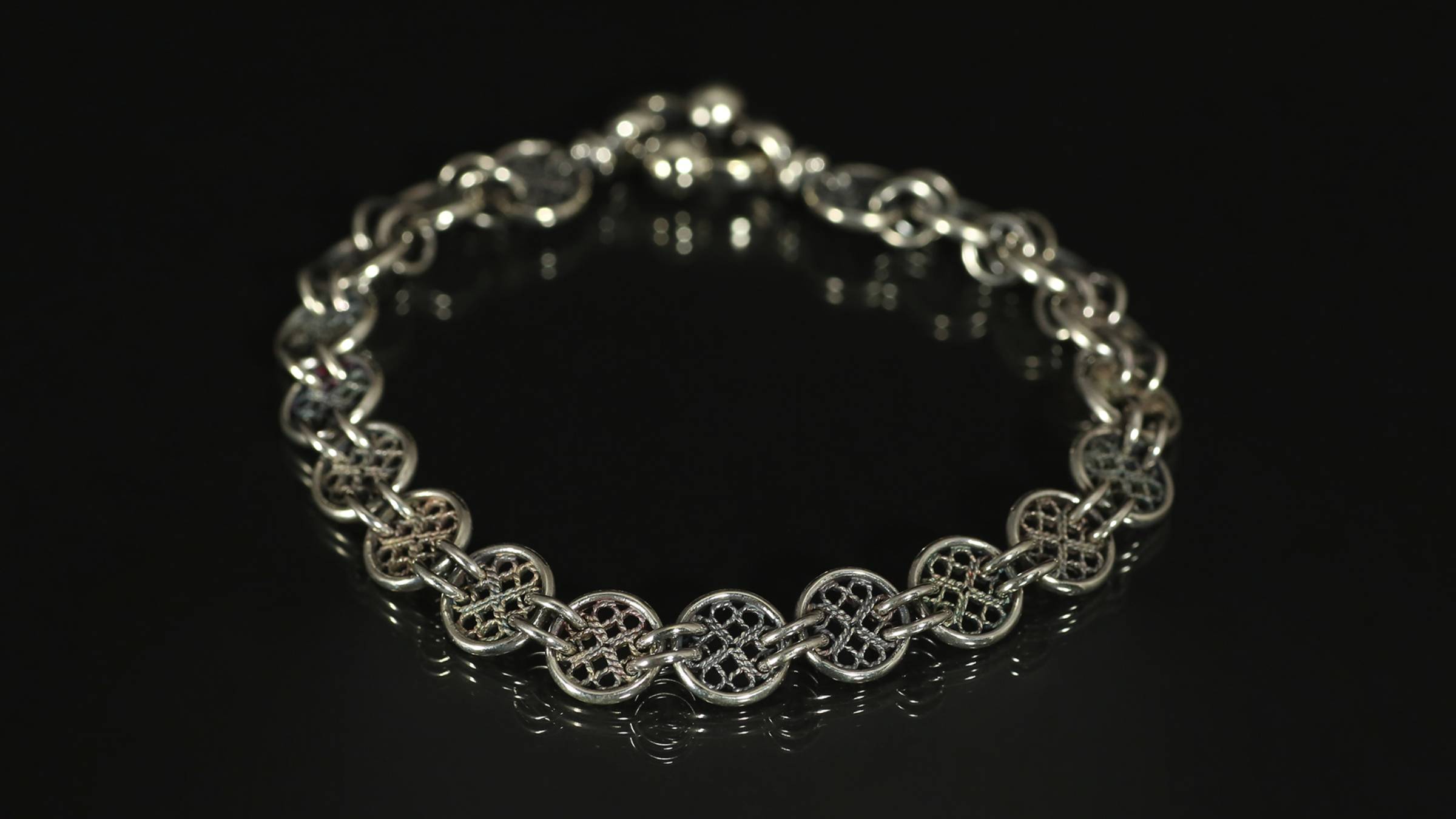 Женский серебряный браслет филигрань. Сканный браслет из серебра