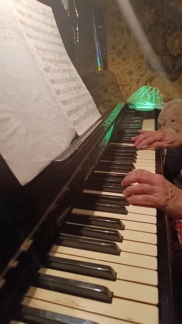 Людвиг ван Бетховен Котрданс исполнение на фортепиано