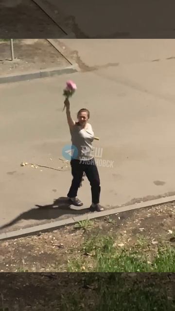 🤔 «Женщина на Лихачева на ночь глядя развлекает соседей»