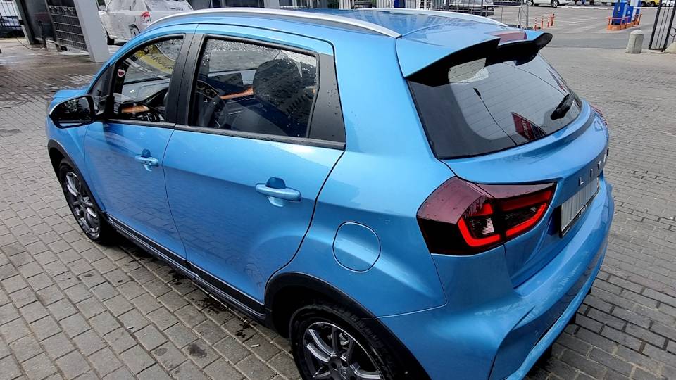 Тестирую LIVAN X3 PRO, вполне добротный автомобиль, без признаков коррозии и практичным багажником