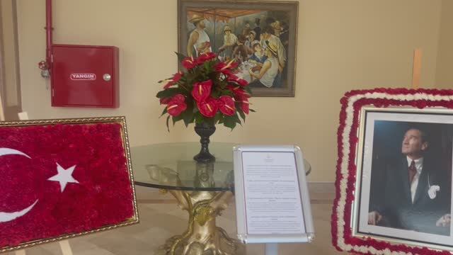 19 мая - национальный день в Турции. День рождения Ататюрка. Отель Kremlin Palace.