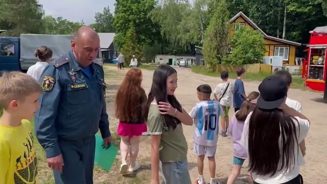 Видео-отчет о том, как прошла встреча ребят с сотрудниками МЧС!