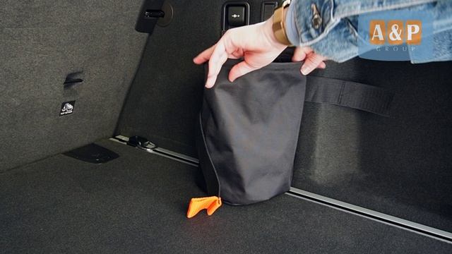 Чехол для омывающей жидкости в багажник, цвет черный. Промо-ролик.