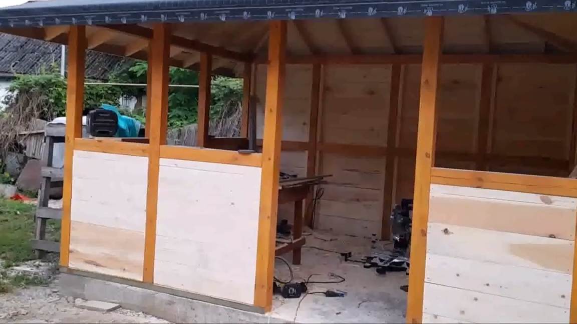 Беседка 3 на 4м. Обшивка каркаса.