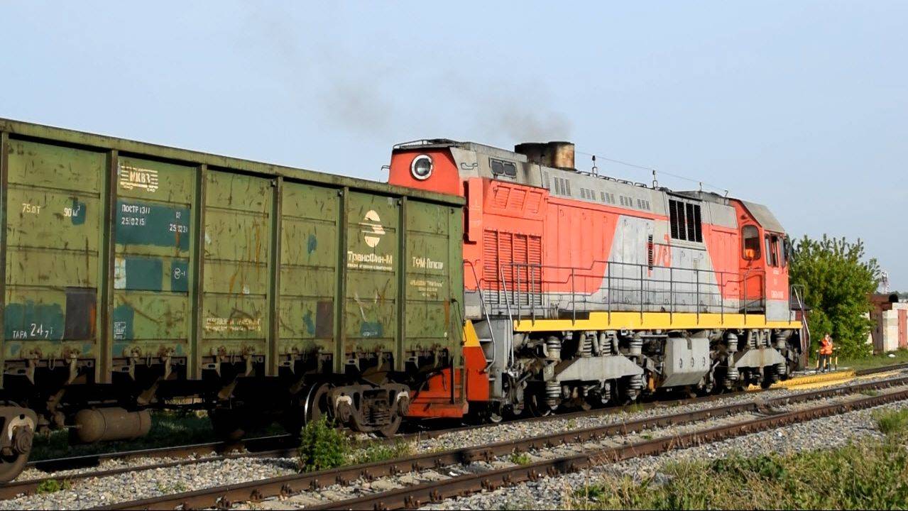 Тепловоз ТЭМ7А-0406. Манёвры с вагонами.