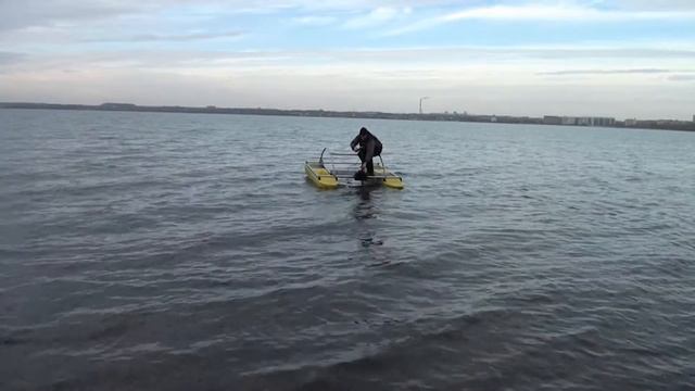 Тест поплавков  для катамаранов, понтонов, плотов. Первый спуск на воду.Paddle boats from MARINA-M.