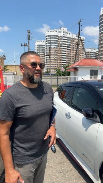 Работаем быстро, четко. Отзыв Nissan Leaf.