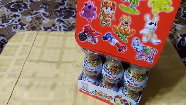 Открываем Киндер сюрпризы Натунс №5. Opening Kinder surprises Natuns №5.