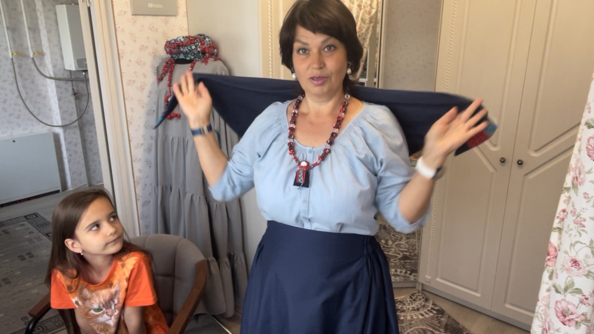 С фартуком не вышла идея, но зато лоскутная косынка получилась на славу!