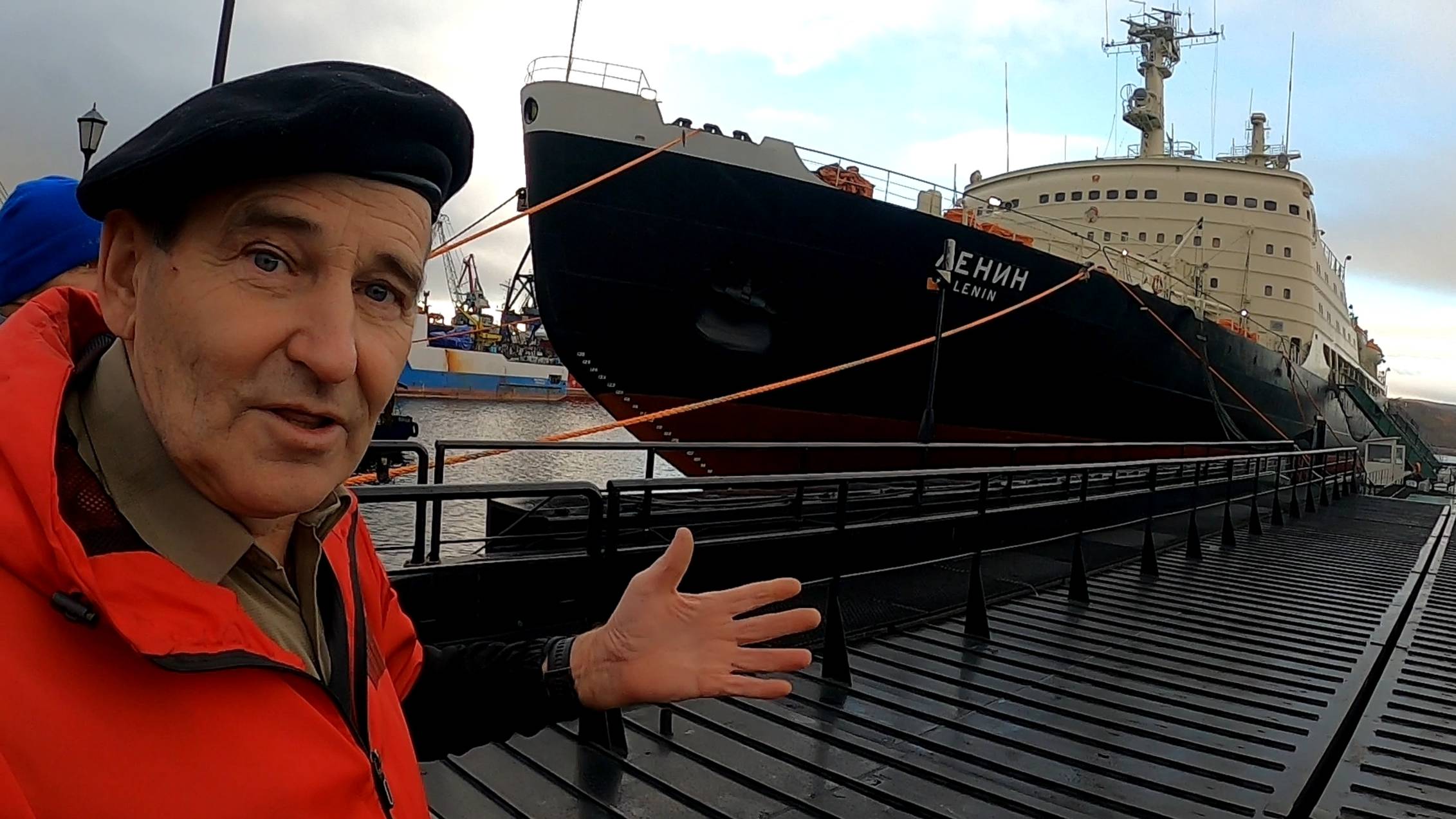 27. АВТОДОМ ПАЗ ПРИБЫЛ В МУРМАНСКИЙ ТОРГОВЫЙ ПОРТ