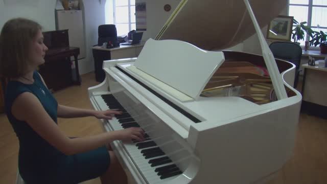 Белый рояль Иоганнес Зайлер 160 Скрябин-Поэма