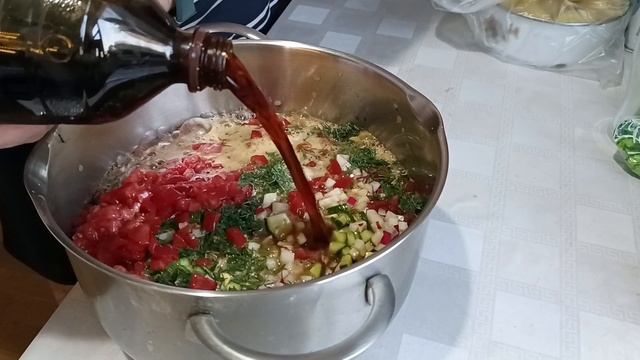 Ну наконец-то, холодник. Первая окрошка в этом году.