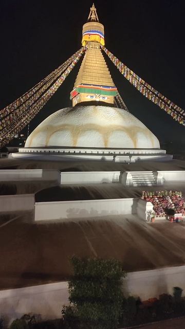 ЙогаТур , Непал . 
Ступа Боднатх - главный буддийский храмовый комплекс в Катманду.