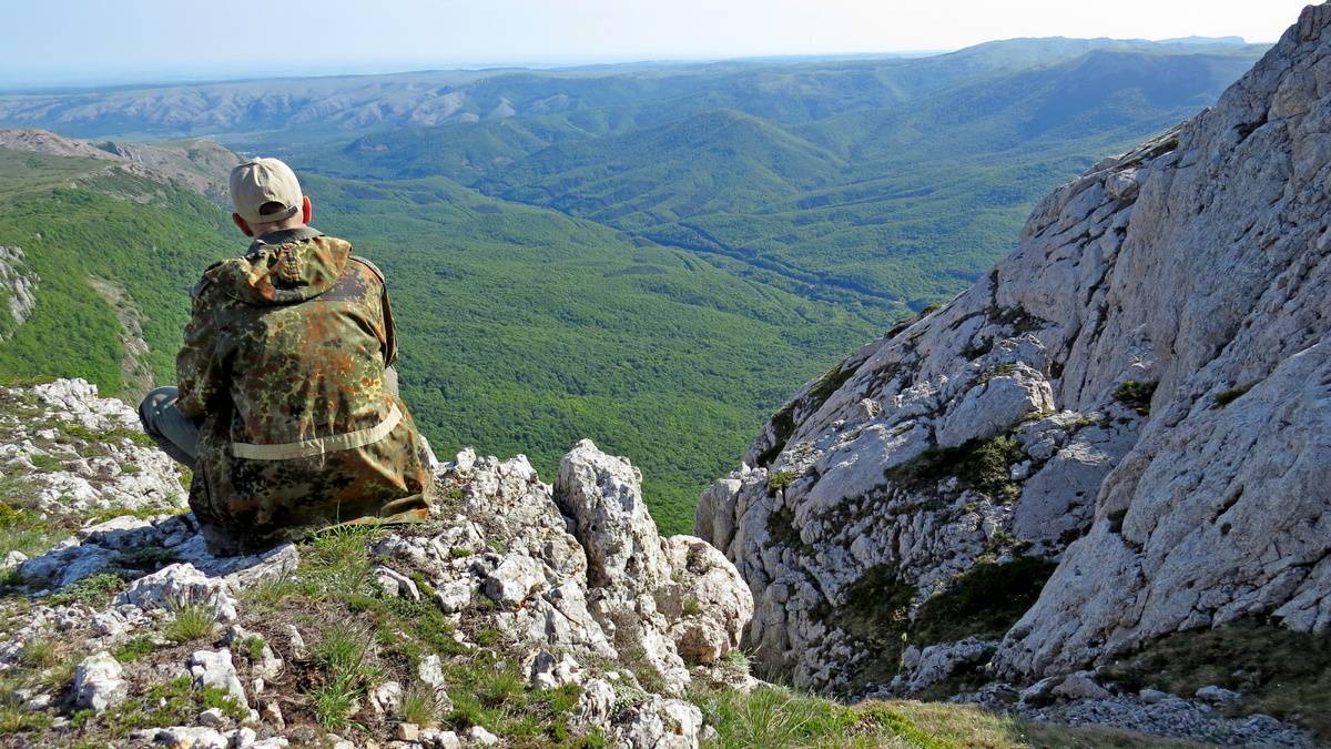 Ангар-Бурун и его скалы. 1453 м. Чатыр-даг.