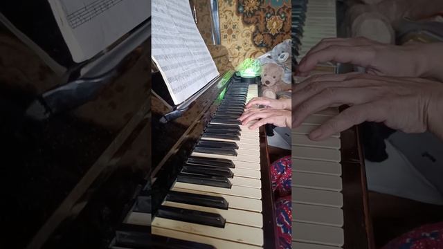 Музыка из фильма Шербургские Зонтики музыка М. Легран подбор и исполнение на фортепиано