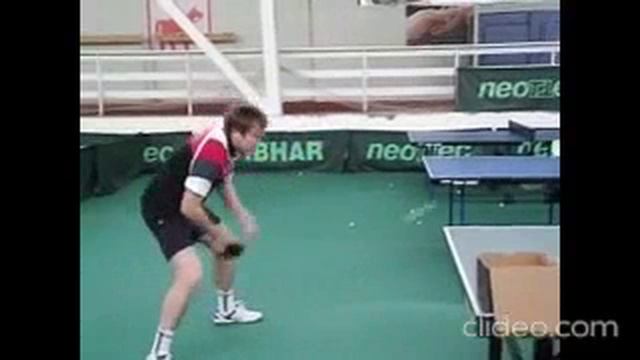 А.Власов. Атакующие удары справа и слева. Тренировка у стола 2012 г.