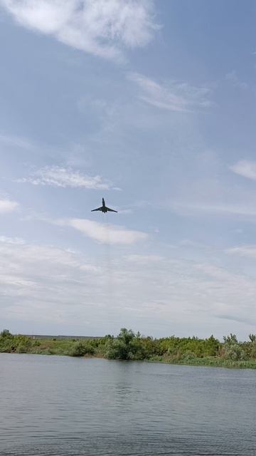 Летающая учебная лаборатория Ту-134УБЛ (туловище от Ту-134, клюв - от Ту-22М3, авионика от Ту-22М3)