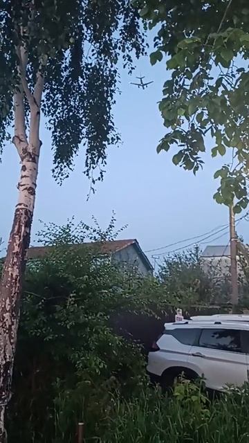 Ту-214 уходит в ночь