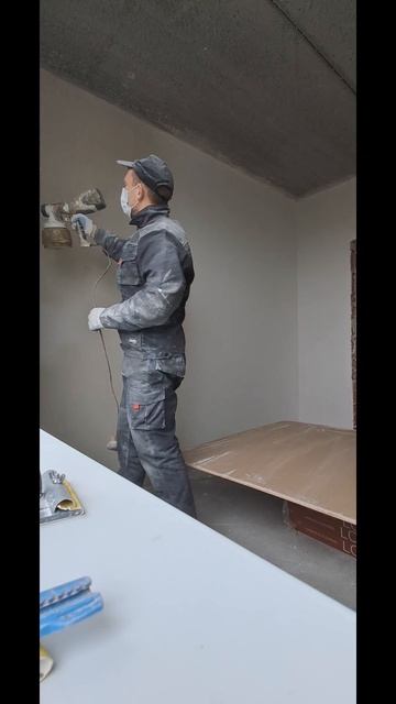 Грунтовка стен после шпаклевочных работ. Калининград. Светлогорск.