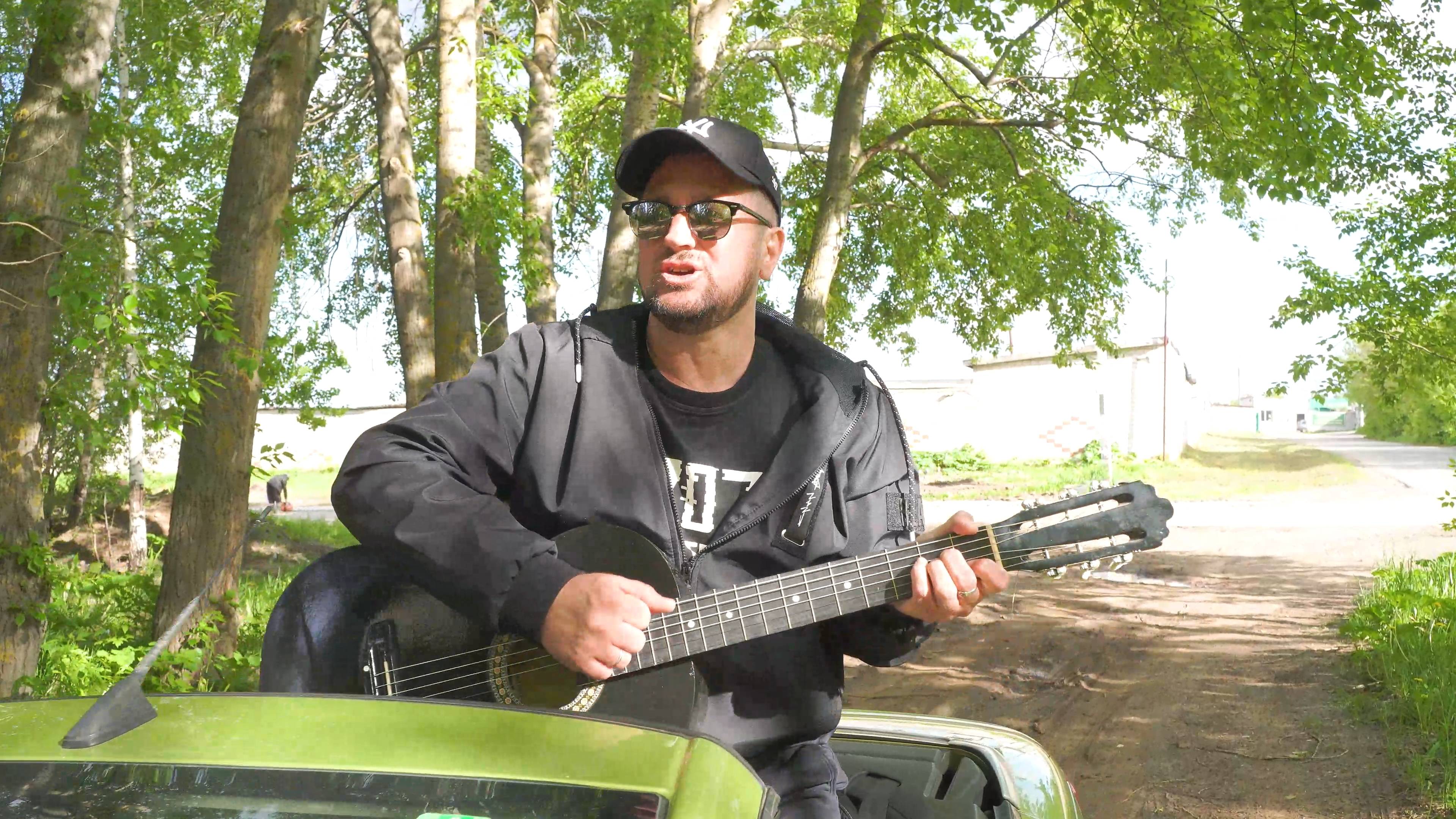 Вертикальная версия клипа на мою авторскую песню "Салют Любви"!