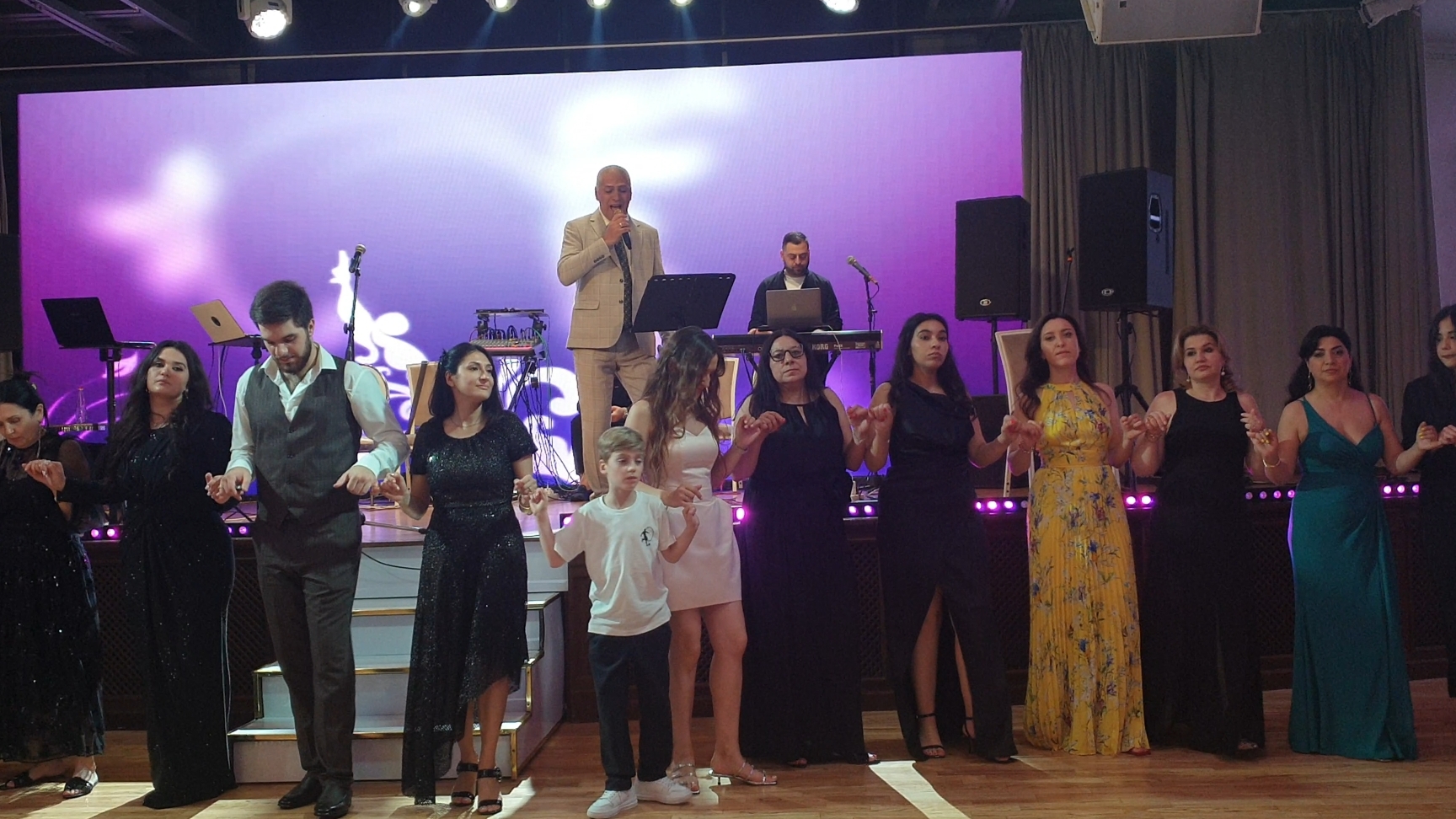 Ассирийская 🔵⚪🔴 свадьба 🎊. Мирза 💞 Милена 🥂.Танец Хиггя. 06.06.2025