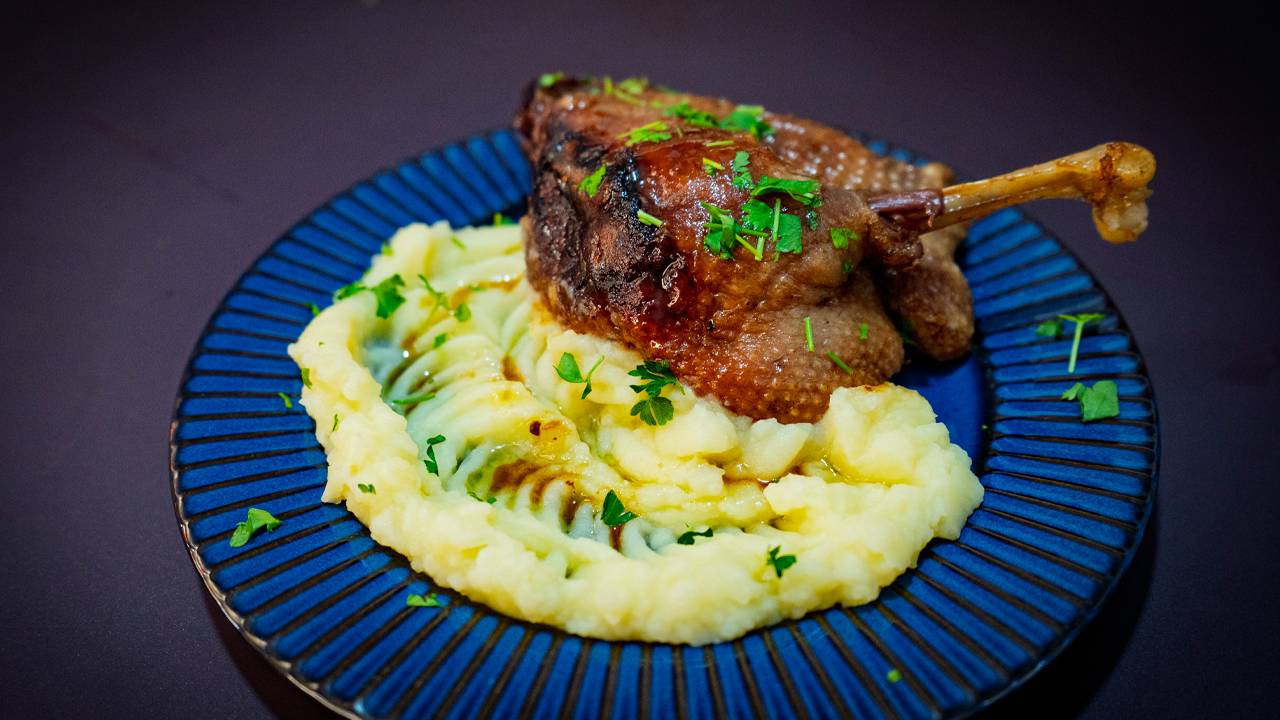 Утка тушеная в соево-медовом соусе | Утка на сковороде