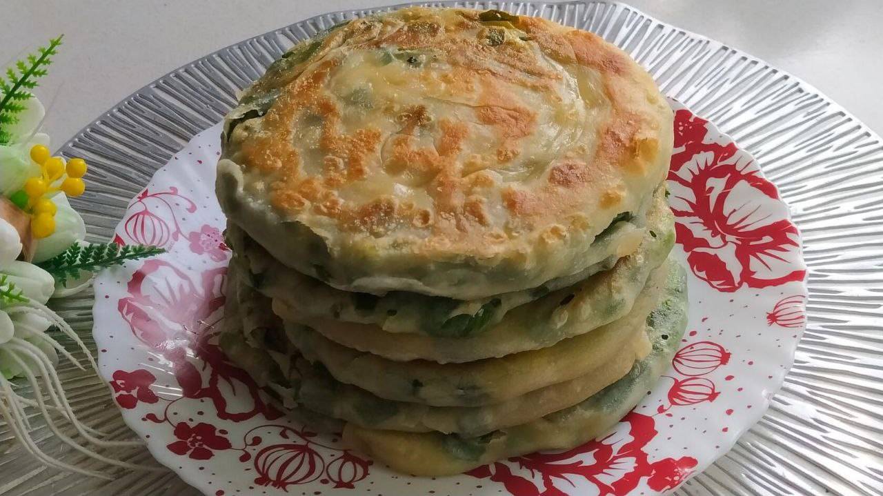 Быстрые лепешки с зелёным луком. Съедаются в миг