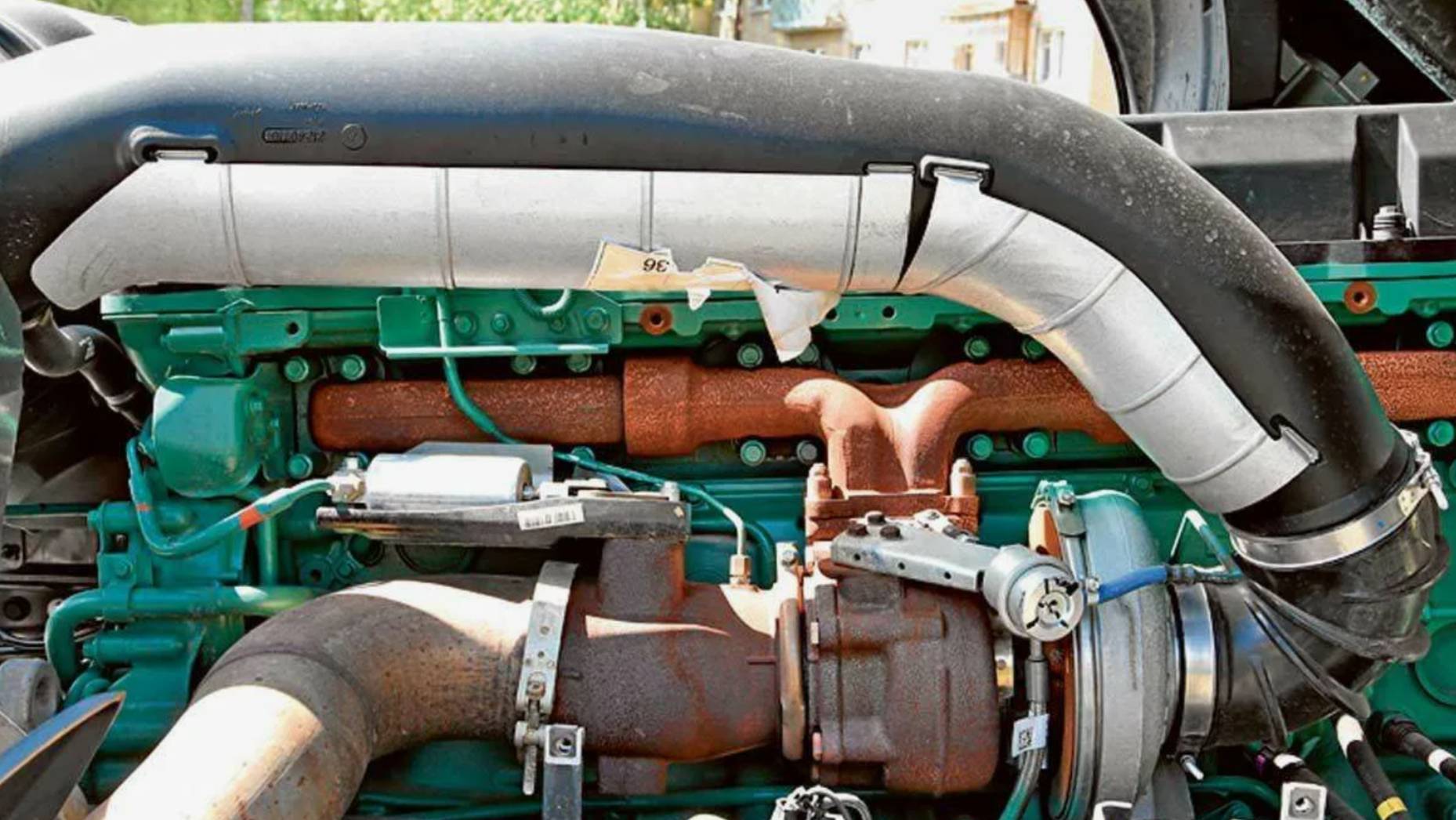 VOLVO FH 13  - замена  блока  двигателя    часть 1