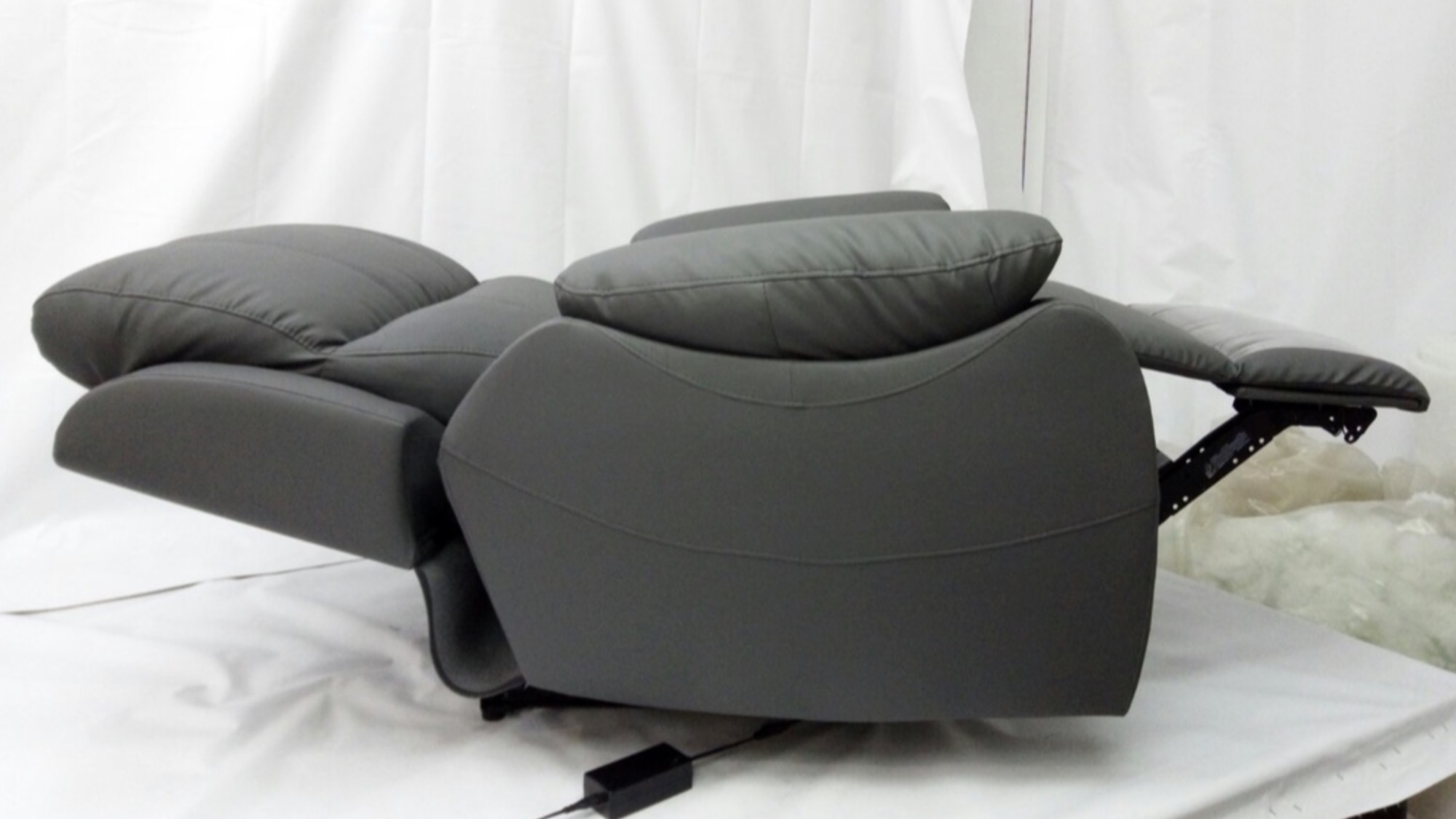 Кресло-реклайнер в экокоже Korfu 05 от производителя KresloRecliner.ru