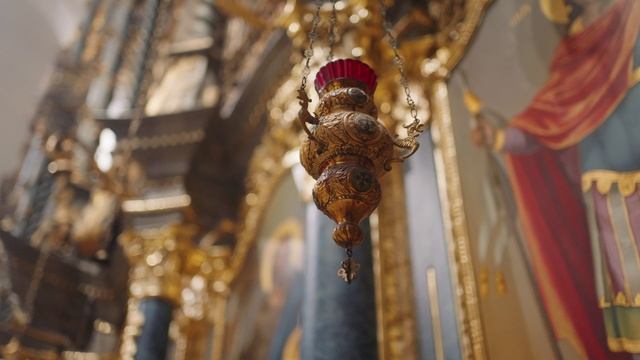 "Χριστὸς ἀνέστη" в исполнении венгерской певицы и прихожанки Успенского собора Будапешта Лиллы