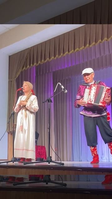 1. «Вот кто-то с горочки спустился» Исполняет Ольга Дар и Николай Казов